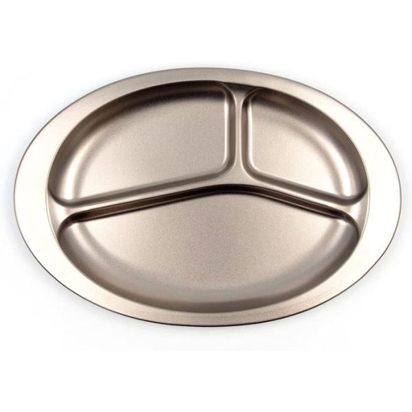 ■ここがポイント！燕三条で製造された、チタンのランチプレートなので安心してお使い頂けます。チタンの特徴：ステンレスの頑丈さとアルミニウムの軽量性を兼ねそろえたアウトドアに適した材質です。抗菌性と耐蝕性に優れ経年劣化がほとんどない為、長くご愛...