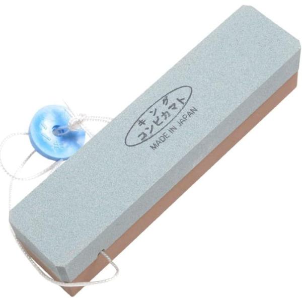 日本製キャンプなどのOutdoorや農作業時の携帯用に最適両面タイプのひも付きで大変便利です。特殊砥材にて製作されていますので品質は永久不変で短時間で、切れ味が冴えるするどい刃が付き、作業の能率を高めます。用途:鎌・ナイフ・彫刻刀・斧用・荒...