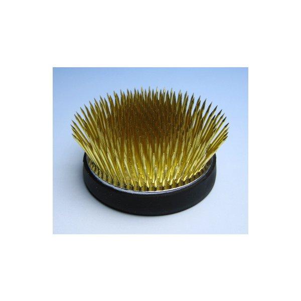 ■ 中心から外側に向けて放射状に釘が加工されていますので、切花の刺さりが良く、フラワーアレンジにも最適で、初心者の方でも容易に活け花を楽しんで頂けます。■ 台座にゴムが付いていますので、ガラスや陶器などにもすべりにくくなっております。台座（...