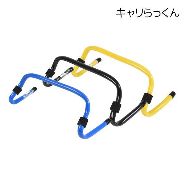 ロングボードなど、幅の広いサーフボードを持つときに活躍してくれるきゃりらっくん。2つ揃えればWAXを塗るためのスタンドとしても使えます。