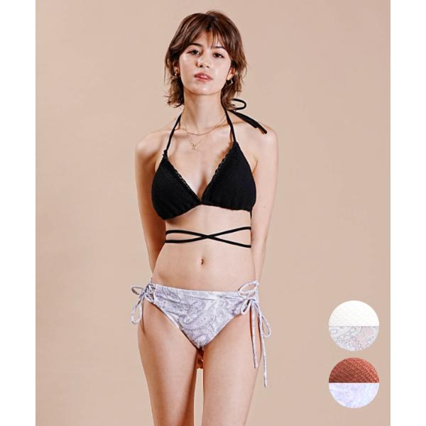 ●LIP SERVECE　人気ニットシリーズのアンダークロスデザインが特徴のトライアングルビキニ。●シンプルなとライアングルに胸元のスカラップが可愛いデザインです。●アンダー紐が二重に巻けるほど長くてウエストのくびれを強調させてくれます。●...