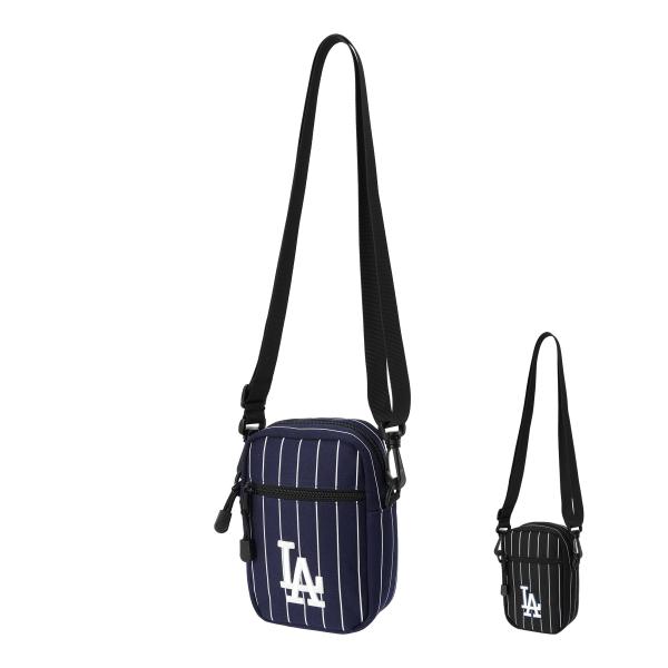 【E-COME】イーカムのショルダーバッグロサンゼルス・ドジャースのロゴ刺しゅうが施されたショルダーバッグ。フロントと背面にそれぞれポケットを備えているのも便利なポイント。必需品をまとめて持ち運びするのにも重宝します。ショルダーベルトは長さ...