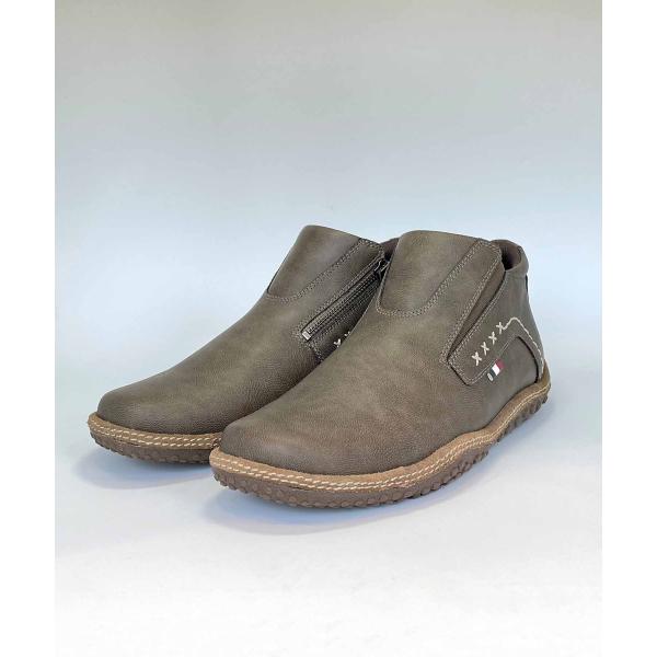 【利便性とデザインを高次元で両立した、コンカラーのサイドファスナーモデルが防水仕様にアップデート！】●JAPAN FIT 日本人の足型に合わせたワイドなラストを使用した幅広な設計。●柔らかく傷や汚れに強いシンセティックレザー採用。●370ｇ...