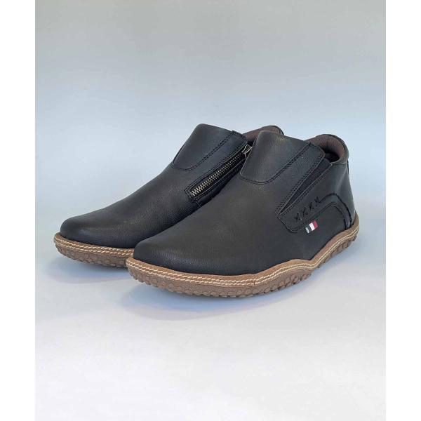 【利便性とデザインを高次元で両立した、コンカラーのサイドファスナーモデルが防水仕様にアップデート！】●JAPAN FIT 日本人の足型に合わせたワイドなラストを使用した幅広な設計。●柔らかく傷や汚れに強いシンセティックレザー採用。●370ｇ...