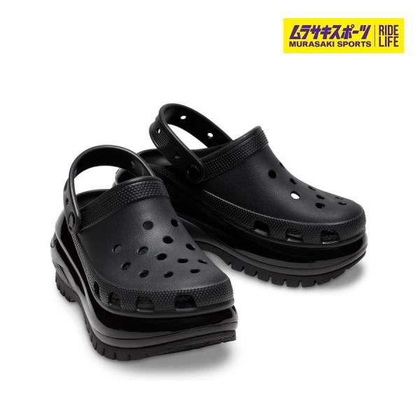 【クラシック クロッグを印象的なデザインで大胆にアップデート。】ラバー製の靴底、ディテールをプラスしてアップデートしたアウトソール、あらゆるルックをさらにスタイリッシュに仕上げるプラットフォームが特徴のデザインです。さらにバックストラップと...