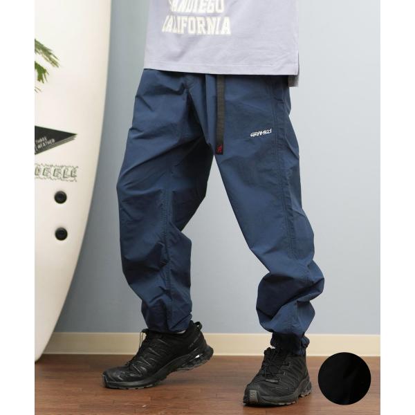 【オールシーズンで使いまわせる水陸両用ナイロンパンツ】●DEAR LAUREL×Gramicciのコラボアイテムが発売、アウトドアからタウンまで活躍する新しいナイロンパンツ。●【DURABLE NYRON】と呼ばれる素材を使用し、ドライタッ...