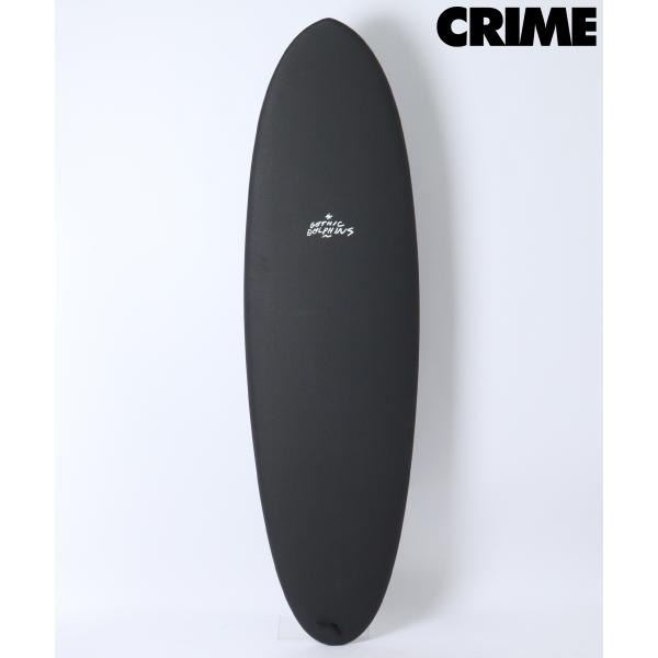 【CRIME】クライムのサーフボード。アレックス・コップスがデザインした、汎用性の高い2＋1排水量シェイプ。スピード感と自由度の高いライディングを高次元で両立しています。ポケットでの優れた波のキャッチ性能に加え、サイズのあるパワフルな波にも...
