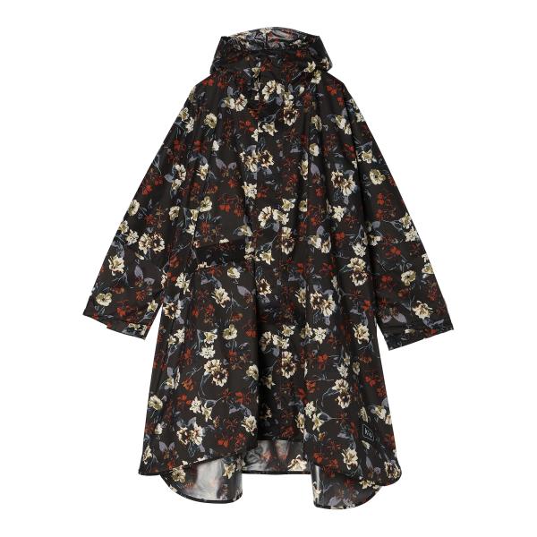 【台風時も安心の耐水性を備えた袖つきニュースタンダードレインポンチョ】●前立てと止水ファスナーで前からの水の侵入を阻止、頭部はドローコードで調節できるため風の強い日でもフードが外れにくい仕様。●約22Lのバックパックを背負ってでの着衣も可能...