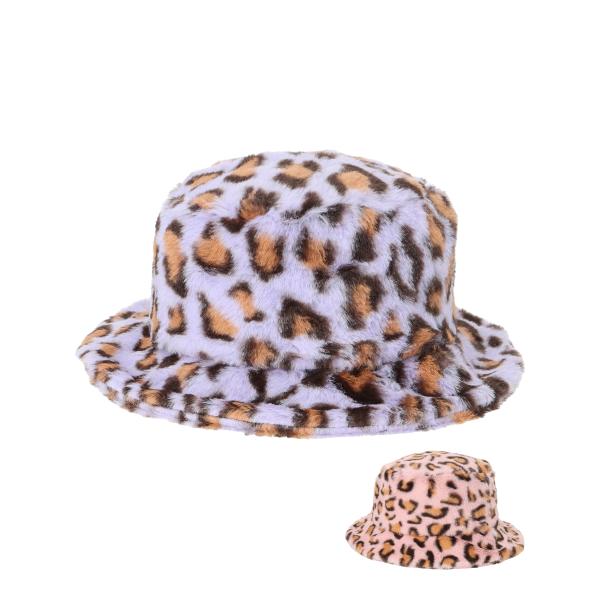 【ふわふわとしたファー素材が、秋冬のスタイリングにぴったりの暖かみをプラス】●ピンクとパープルの2色展開で、お好みのカラーをお選びいただけます●ソフトな質感のファーで、被り心地抜群の快適さを実現●アクセントとしても使えば、シンプルなコーディ...