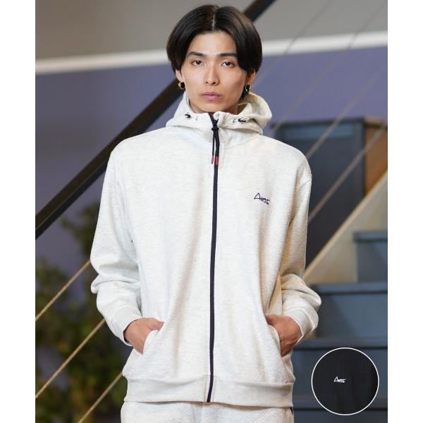 AUSTは2013年、ロサンゼルスアボットキニーにて誕生しました。SURF/SKATE/ARTを愛するすべてのお客様に心地よく楽しんでもらいたい。お客様の想像力をかき立てる心地よい刺激を与えたい、創業以来、一貫してそのコンセプトと共に歩んで...