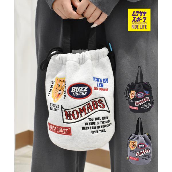 【簡易ショルダー付の裏毛素材を使用した巾着トートBAG】●ベトジャン風刺繍が目を引くアイテム。●素早く開閉できる巾着タイプで、収納内部にポケットが付く。●ウォレットやキーケースなど手荷物の持ち運びに便利なサイズ感です。●フェスや旅行、街歩き...