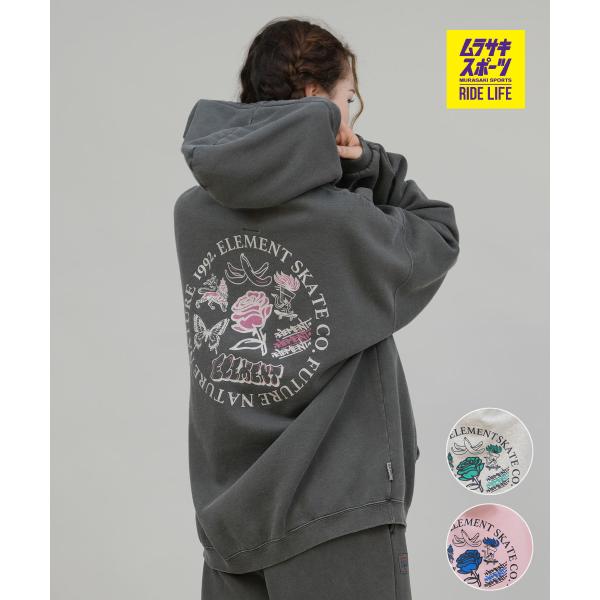 【トレンドのデザインとシルエットでヘビロテできる！バックプリントパーカー】●ポリエステルコットンの340gフルジップパーカー。●裏地は暖かく肌触りの良い裏起毛。●シルエットはストリートウェアらしいBig Fitシルエット。●前開きのジップは...