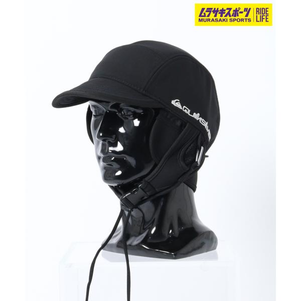 【QUIKSILVER】クイックシルバーのサーフキャップ。冬の冷たい風や雪、そして海水から頭部をしっかり守るネオプレン素材のウォームサーフキャップ。表地には撥水加工を施し、さらに収納可能な耳当てを搭載。ドルフィンスルー時も邪魔にならない柔ら...