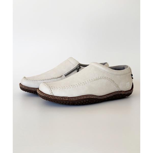 【独特な手縫いのステッチワークが引き立つ防水ローカットシューズ】「conqueror（コンカラー）」はサーフブランドとして発信され、アクションスポーツマーケットを中心とした徹底したイメージ追求と販売コンセプトのもと、１９９８年にスタートした...