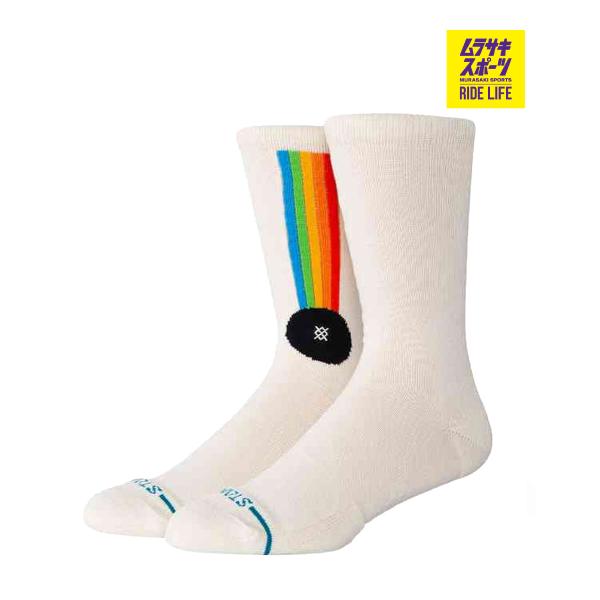 【シンプルだけど遊び心もある１足は持っておきたいスタンスソックス】●インスタントカメラで世界的に知られるポラロイド社とのコラボレーションモデル。●ブランドを象徴するレトロなレインボーマークやロゴからインスパイアを受け、ヴィンテージ感と遊び心...