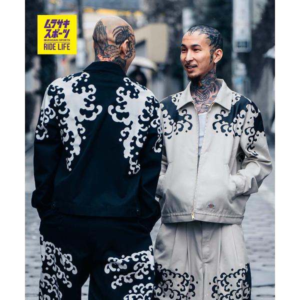 【DICKIESとINSCRIBE TATTOOのコラボモデル】DICKIESの定番アイゼンハワージャケットをベースにしたモデル。日本の波をモチーフに、水墨画のタッチで表現したグラフィック。和の雰囲気を感じさせながらも、ストリートスタイルに...