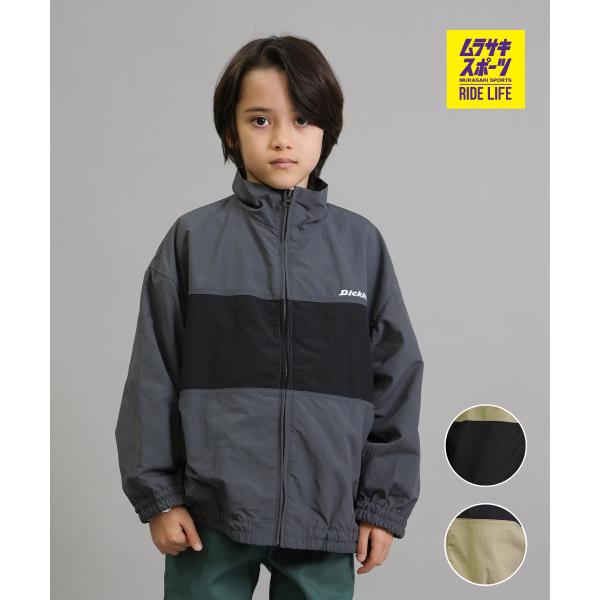 【ムラサキスポーツ限定のキッズジャケット】●シンプルな切り替えデザインがスポーティなジャケット●左胸のロゴ刺繍と裾部分のロゴパッチがアクセントに●ジップ仕様で手軽に着脱できます●ライトアウターとして重宝する一品≪商品詳細≫■素材■ナイロン■...