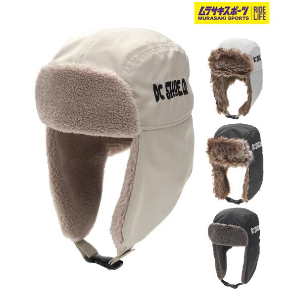【DC】ディーシーのパイロットキャップです。ファッション性と実用性を高いレベルで両立したパイロットキャップ。表地には撥水性のあるポリエステル素材を使用し、急な雪にも対応。内側はフェイクファーまたはボア仕様で、抜群の暖かさを誇ります。イヤーフ...