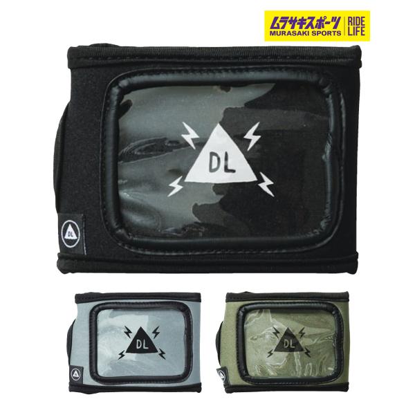 【DEATH LABEL】デスレーベルのスノーボードパスケース。指穴が付いていて手の甲にはめることができるタイプのパスケースです。グローブの上からでも取り付けることができる一体型デザインになっているのも便利なポイント。スキーやスノーボードな...