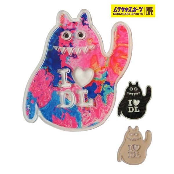 【DEATH LABEL】デスレーベルのスノーボードデッキパッド。カラフルなモンスターが可愛らしいデザインです。立体的なロゴ部分が滑りの安全性を高めてくれるのもポイント。ボードのアクセント使いとしても大活躍するアイテムです。≪商品詳細≫■サ...