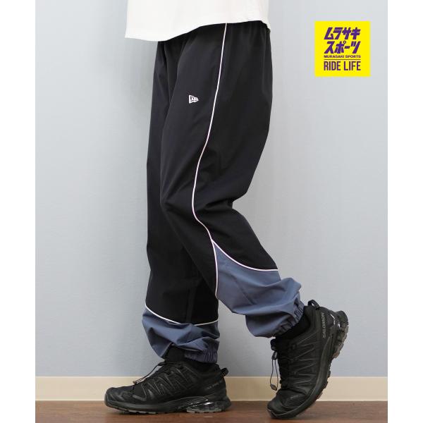 【オールシーズンで着用できるトラックパンツ】●ゆとりのあるサイズ感のオーバーサイズシルエットで裾口はシャーリング仕様。●ストレッチの効いたポリエステル素材で動きやすく軽やかな仕上がり。●同系色の配色とパイピングデザインがスタイリッシュな印象...