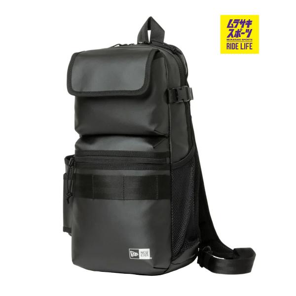 【利便性抜群！デイリー使いしやすいシンプルなボディーバック】●メッセンジャーバッグのように斜め掛けで使用することを前提とした縦長のシルエットが特徴のボディバッグ。●縦長のシルエットが特徴で、利便性を考慮したニューエラならではの機能が随所に配...