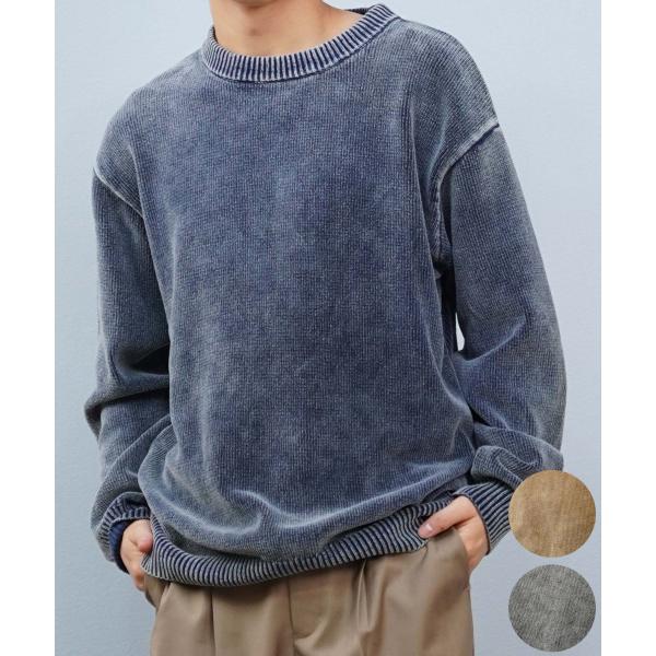 【秋冬のモードを高めるヴィンテージライクニット】●GARAGE COLLECTIONのセーター。●ミドルゲージのモールニットに加工を施し、ヴィンテージライクに仕上げました。●左裾のPUレザーパッチがポイント。●落ち着いた3カラー展開で、コー...