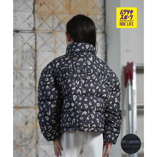 【どんなコーデにも合わせやすい大人顔負けのパフジャケット。】●マットな質感のでダウンフェザーのようなかさ高があり、ソフト感もあるのが特徴のパフジャケット。●Y2Kを感じさせる仕様で懐かしさと新鮮さを兼ね備えたデザインに仕上げました。●同デザ...