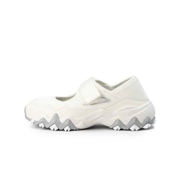 【アクティブでラフな一足】●キャンプ時、テント周りで履く事をイメージしてデザインされたシューズ。●不整地にも対応するラギッドなソールに、踵を踏付けても履けるコラプシブルヒール構造をもったアッパーを組み合わせた。≪商品詳細≫■素材■甲材：合成...