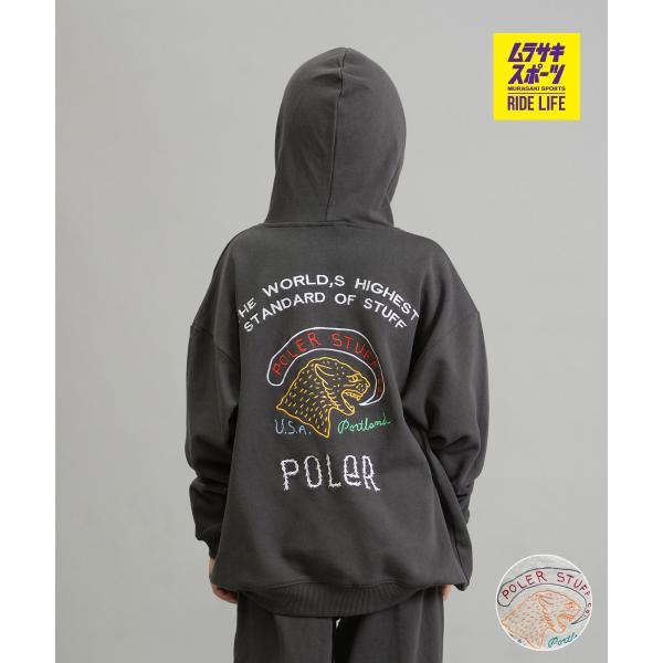 【様々なライフスタイルをミックスした個性的なアイテムを展開】●フロントはシンプルに胸にロゴをデザイン。●リアにはブランドテーマの『POLER STUFF』をデザインしたオリジナルデザイン。≪商品詳細≫■素材■本体：綿100%　リブ部分：綿9...