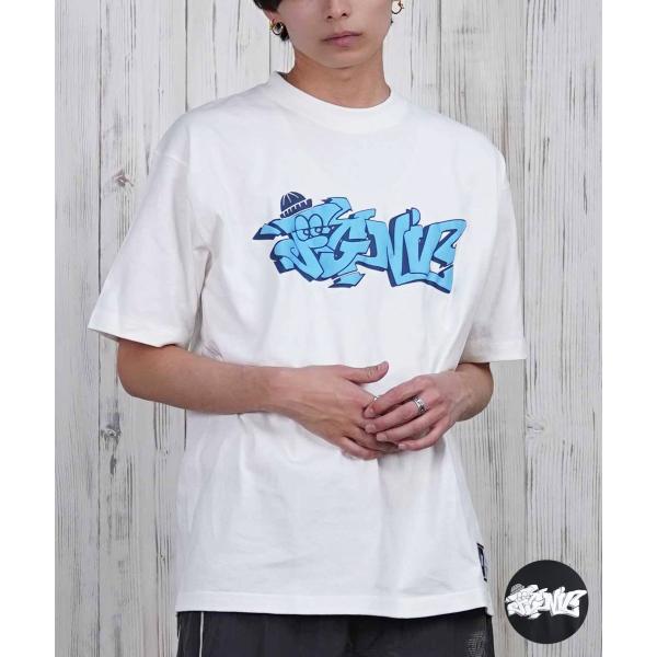 【大きめのサイズがコーデに取り入れやすい半袖カットソー】→こちらの商品はムラサキスポーツ限定商品です。●オリジナルのグラフィックが目を引く●フロントは発砲プリント●オーバーサイズ≪商品詳細≫■素材■コットン■サイズ目安■【M】身幅：57.0...