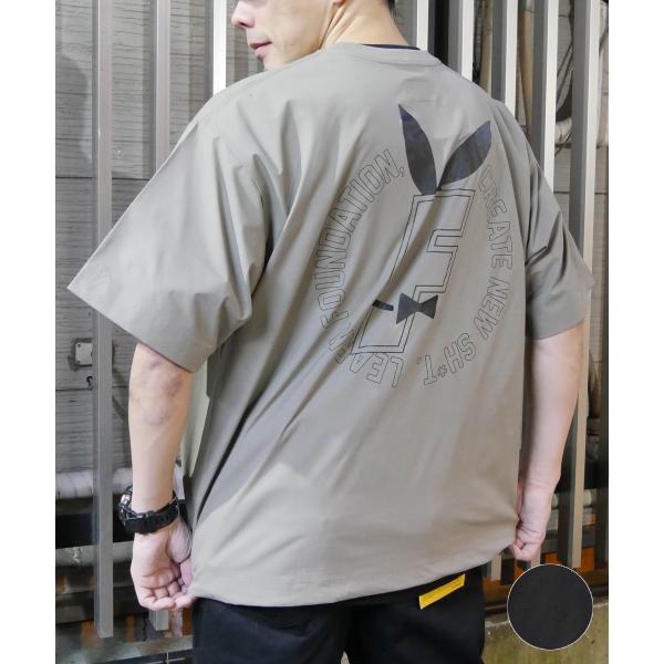 【大きめのサイズがコーデに取り入れやすい半袖カットソー】→こちらの商品はムラサキスポーツ限定商品です。●オリジナルのグラフィックが目を引く●バックプリント●オーバーサイズ◆おすすめコーディネートポップなプリントデザインTシャツで夏らしいアク...