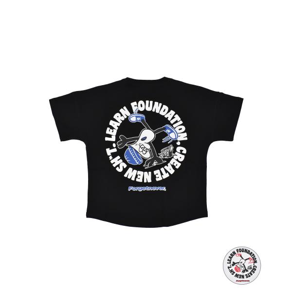 【オーバーサイズで流行コーデに取り入れやすい半袖Tシャツ】→こちらの商品はムラサキスポーツ限定商品です。●オリジナルのグラフィックが目を引く●胸元フロントにブランドロゴ●ダンスファッションにおすすめ!!●オーバーサイズ【FORGET NEV...