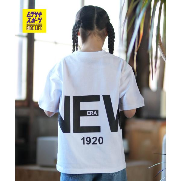 【大胆なバックロゴが目を引く、ストリート感あふれるTシャツ。】●シンプルなホワイトボディに大きなロゴプリントを施し、カジュアルスタイルをおしゃれに引き立てます。●背中いっぱいにあしらわれた「NEW ERA」ロゴがコーデのアクセントになるイン...