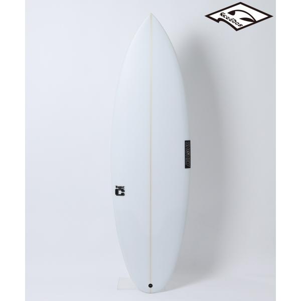 【FREEDOM SURFBOARDS】フリーダムのサーフボード。やや丸みを持たせたアウトラインで、様々なサーファーにフィットするオールラウンドモデルのショートボ ード。センターからノーズエリア側はレールに少しボリュームを持たせ、ローロッカ...