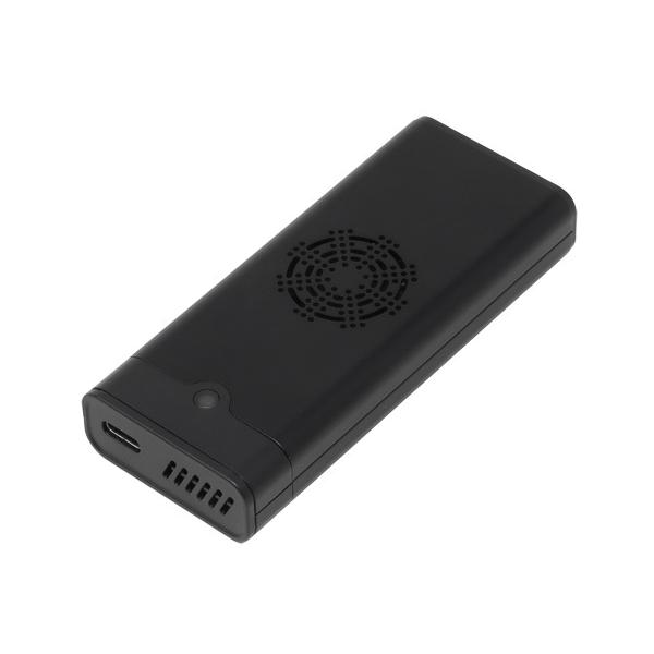 HDE18           M.2 NVMe/SATA SSD両対応。10Gbps。UASP対応。冷却ファン内蔵。アルミ製。C - Cケーブル、A - Cケーブル付き