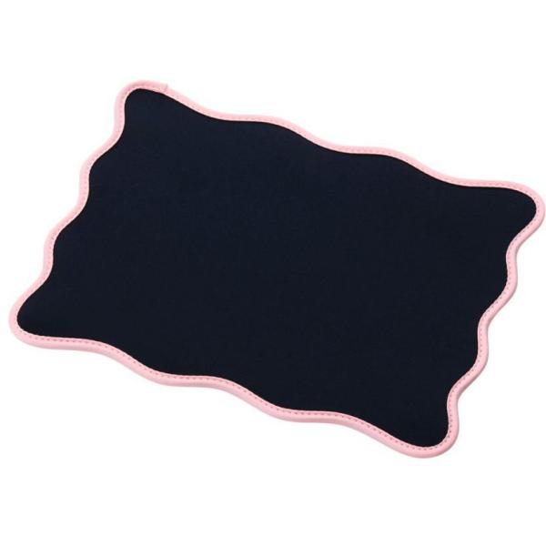 MPUK01NV        ネイビー。波のようなウェーブラインが個性的なマウスパッドです。2色のコントラストが美しいバイカラーデザイン。