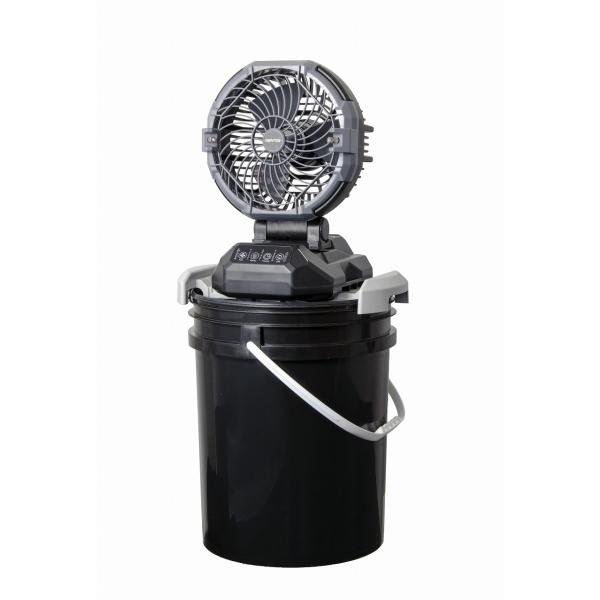SPF02R          水を霧状に放出しクールダウン！コードレス！充電型扇風機！