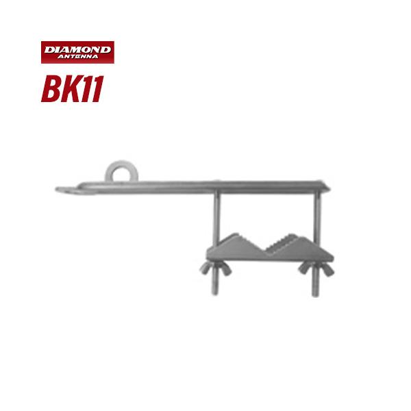 メーカー：DAIAMOND ANTENNA（第一電波工業）品　　名：モービルアンテナ用ベランダ取付金具 ダイヤモンド 型　　番：BK11●取付可能マスト径（mm）：φ25〜φ65 ●取付可能角柱：一辺が70mm以下トランシーバー / インカ...