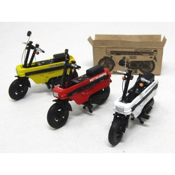 アオシマ1/24モトコンポ用ディティールアップセットです。デカールとペーパークラフトの梱包用ケースです。ラッカーシンナーで落として接着してカウルの下からボディを入れます。バックミラーのステーを金属線に交換して糸でスロットルワイヤーとブレーキ...