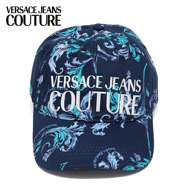 【発売日：2025年08月21日】イタリアのラグジュアリーブランドVersace Jeans Coutureクラシカルでゴージャスなイメージをそのまま引き継いだコレクションを展開・バロック柄のプリントアクセントにコーデアイテムでも引き立てに...