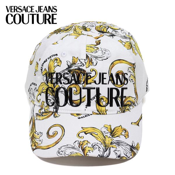 【発売日：2025年08月21日】イタリアのラグジュアリーブランドVersace Jeans Coutureクラシカルでゴージャスなイメージをそのまま引き継いだコレクションを展開・バロック柄のプリントアクセントにコーデアイテムでも引き立てに...