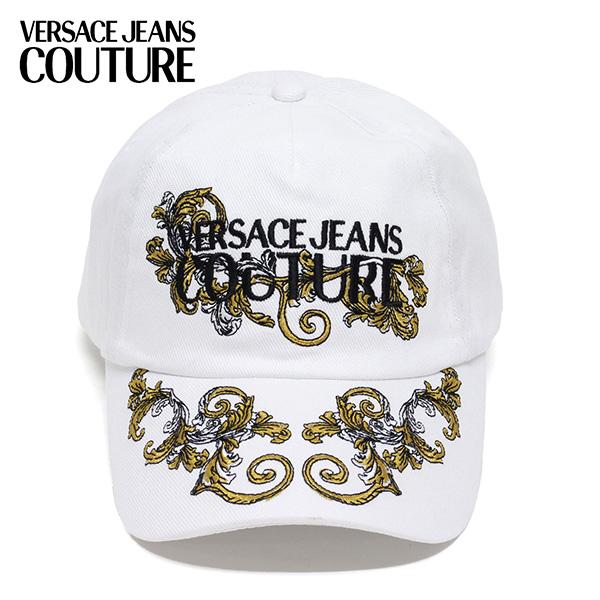 【発売日：2025年08月21日】イタリアのラグジュアリーブランドVersace Jeans Coutureクラシカルでゴージャスなイメージをそのまま引き継いだコレクションを展開・クラウンやツバのバロックがアクセントになったキャップ・よく見...