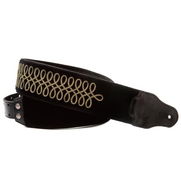 表素材にイタリア製のベルベットを使用。更に貴重な金、黒、白色の糸から作られた特別な装飾を施された模様は光の当たり方によって、ゴージャスに、シンプルに、様々な表情と品格を放ちます。裏地のマイクロファイバーは衣服の擦れを防ぎ快適性を保ちます。パ...