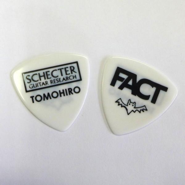 "FACT IS LIFE TOUR 2025"に合わせてFACT ニューデザインピックを期間限定で発売します。10月5日に10年ぶりとなる“ROCK-O-RAMA"迄の活動期問中のみのご注文受付になります。