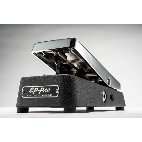EP Pro は、ジミー・ペイジやエディ・ヴァン・ヘイレンといったプレイヤーによって有名になった伝説的なエコープレックス（Echoplex〓）のプリアンプ・サウンドの系譜を受け継ぎ、ギターとアンプの間に繋ぐだけで、より甘く豊かなトーンを得ら...