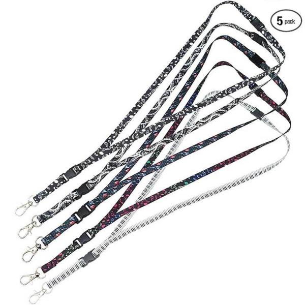 ミュージック柄 5本セットになります。楽しくなる音楽モチーフのネックストラップです。 おやっ？と注目されることまちがいなしです。 目立ちがりやさんや、ミュージックギフトにも最適です。・主な素材、ポリエステル・サイズ：幅10mm 　ストラップ...