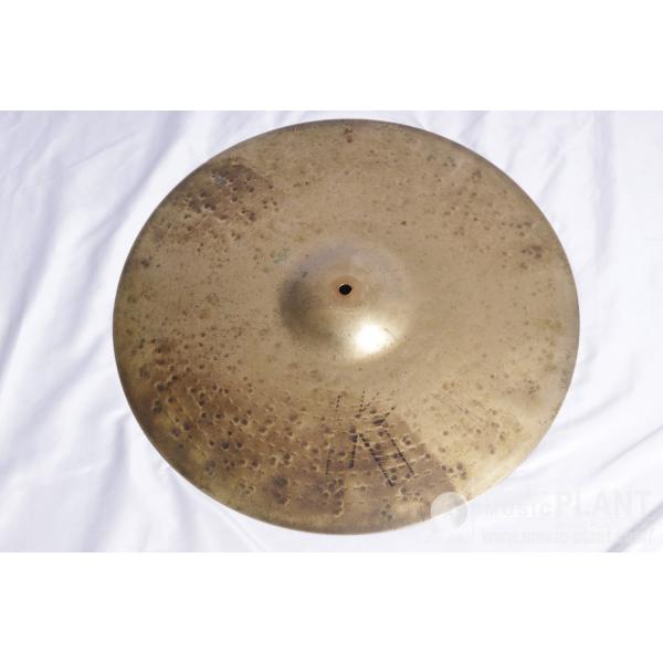 <シンバル　ライド> Zildjian K Customシリーズ K Custom Ride 20 中古にて入荷です!使用に伴う傷等はございます。付属品はありません。重量：約2.86Kg明るくクリアな粒立ち、ライドなカップサウン...
