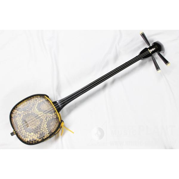 <和楽器　三線>ZEN ON SS-38 中古にて入荷です!ニシキ蛇皮柄プリント生地を銅に使用した三線!入門用としてオススメのモデルです!バチは付属いたしませんが現状にて。弊社にて、セットアップとクリーニング済みです。中古品の為...