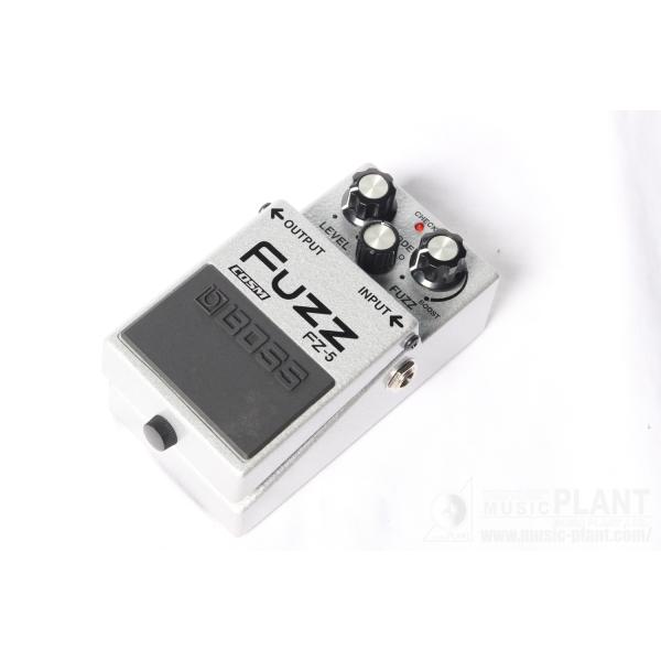 <エフェクター　ファズ> BOSS FZ-5 中古にて入荷です!個性的なビンテージ・ファズ3機種のサウンドを1台に集約!歴史的なビンテージ・ファズに用いられていたゲルマニウム・トランジスターの特性を素子レベルで忠実にモデリングし...